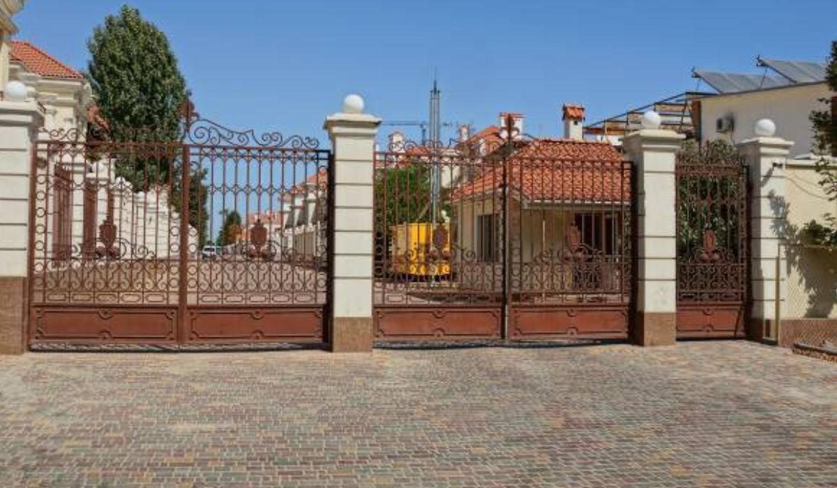 Automatic Gate Maintenance Schedule for Commercial Sliding Gates ...